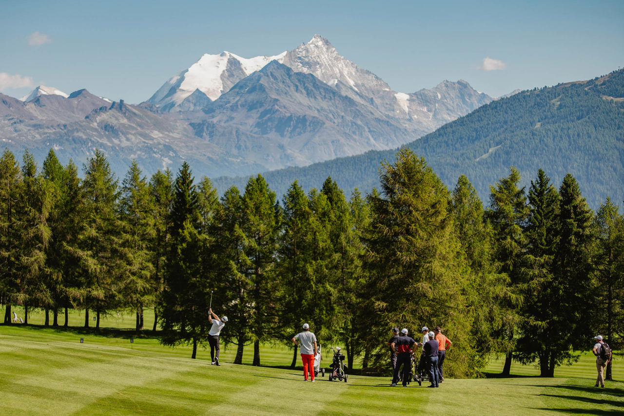 Badass Golf - Swiss Deluxe Hotels